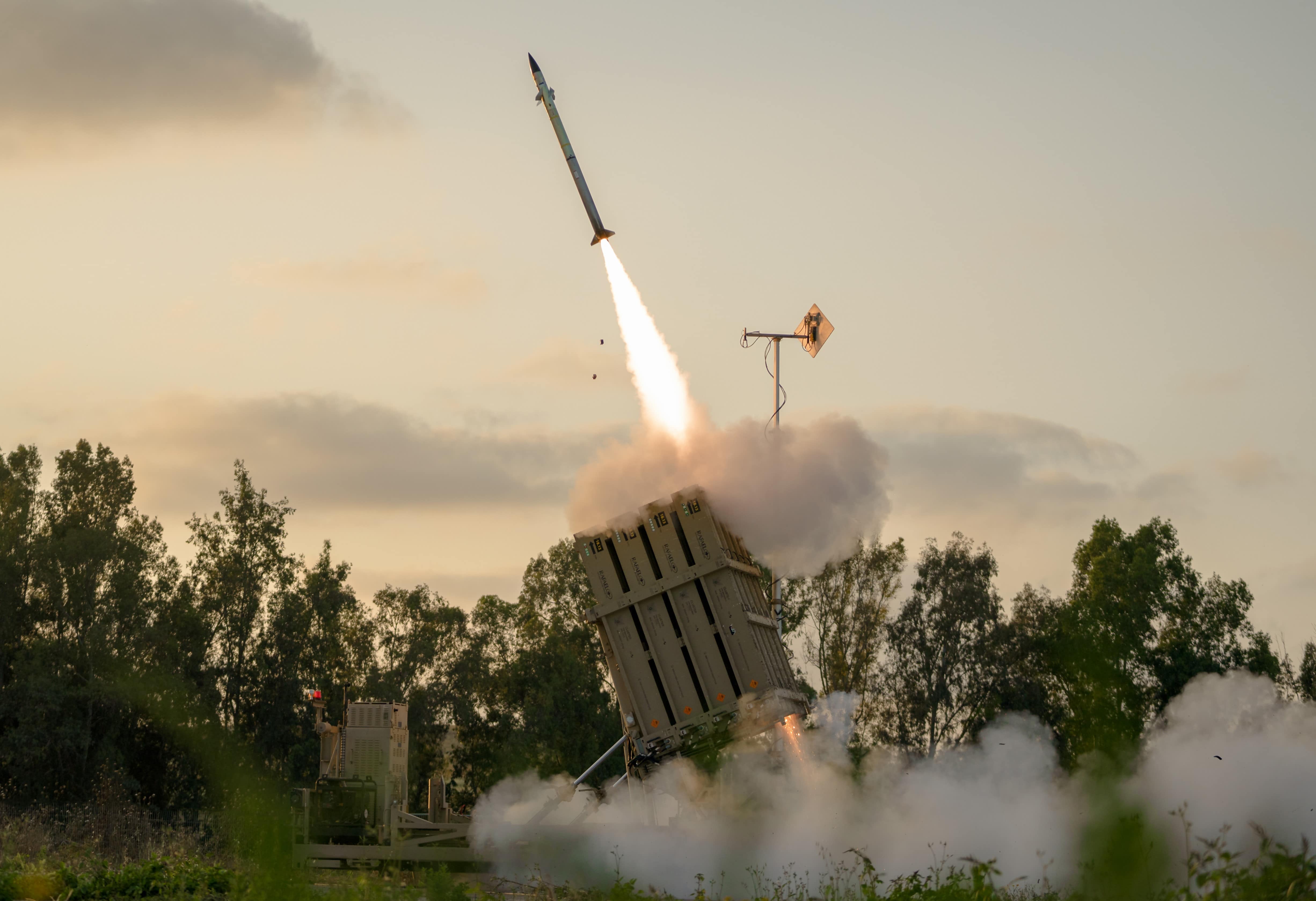 Following Meeting with Gov. Sanders at Paris Air Show, RTX Announces ...